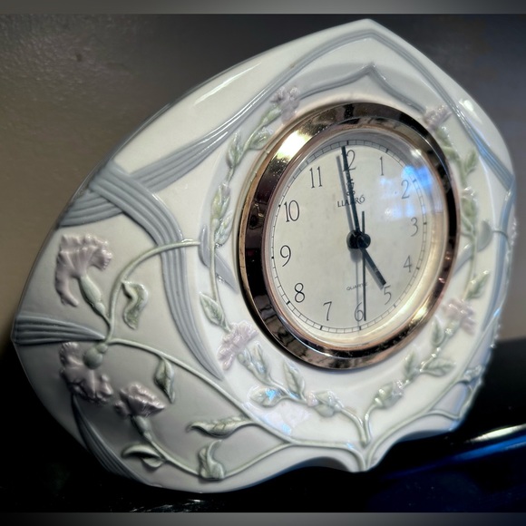 Lladro | Art | Lladro Segovia Large Quartz Mantle Clock Porcelain White ...